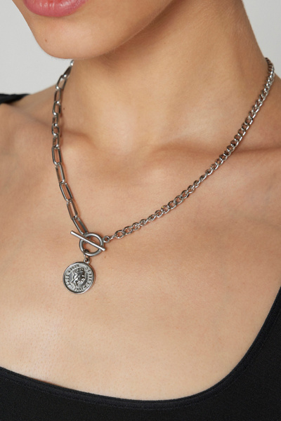 Ellie Vail Stacie Toggle Chain Necklace | Urban Outfitters