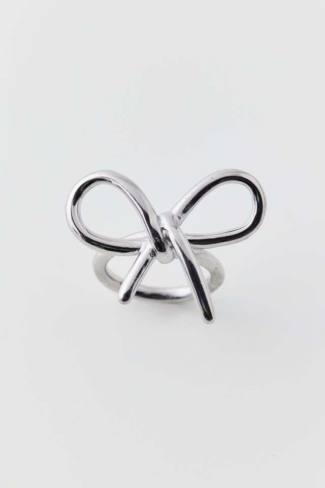 Statement Metal Bow Ring | Urban Outfitters