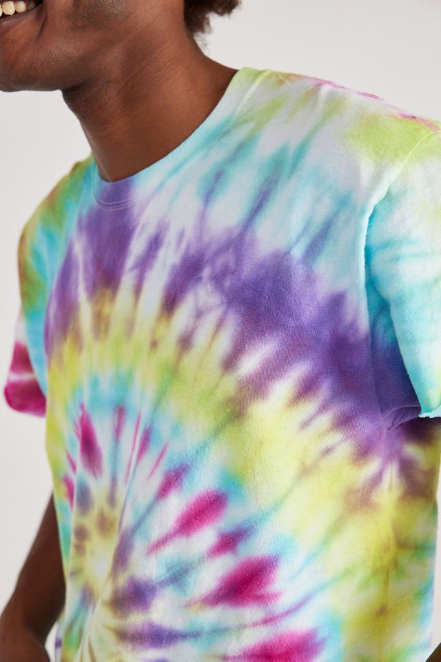 Urban Renewal Remade Tie-Dye Boxy Cropped Raw Cut Tee | Urban Outfitters
