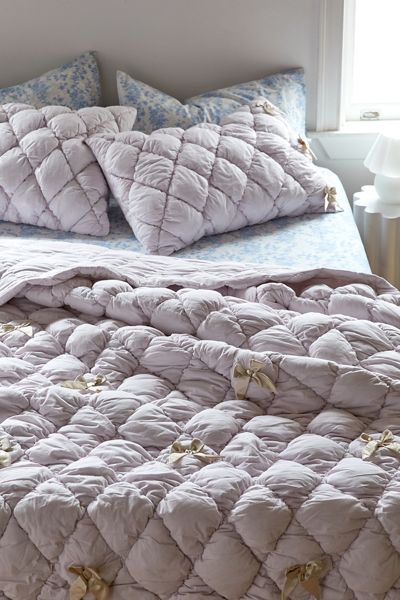 Comforters | Quilts, Coverlets + Bed Blankets | Urban Outfitters