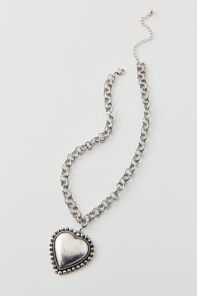 Heart Pendant Chain Necklace | Urban Outfitters