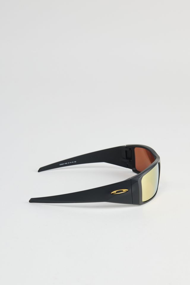 Oakley Heliostat Sunglasses | Urban Outfitters