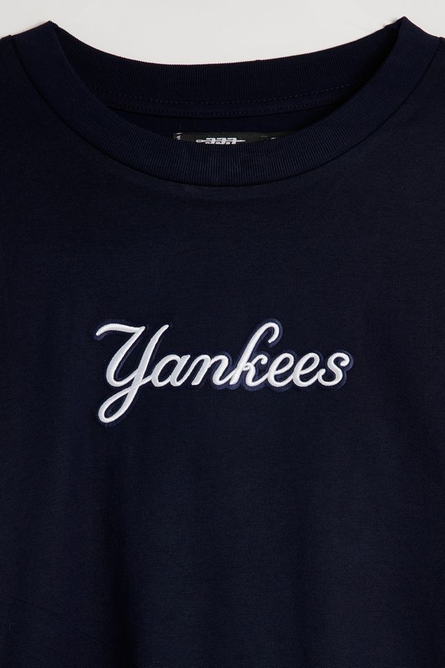 Pro Standard MLB New York Yankees Wingspan Long Sleeve Tee | Urban ...