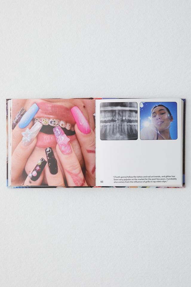 Tooth Gem Style By Ali Gitlow & Alexa Johnson | Urban Outfitters