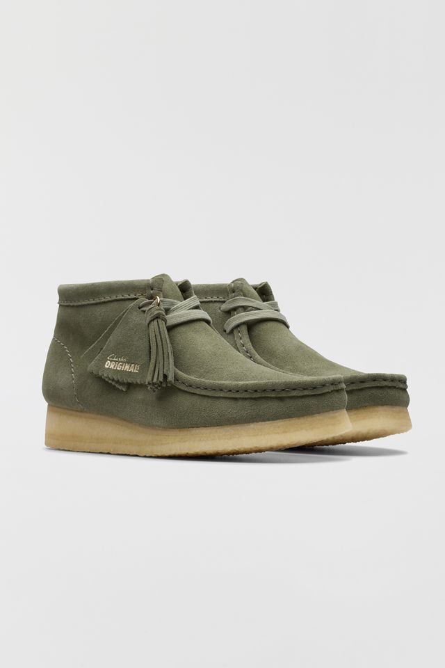 Clarks Women's Wallabee Suede Boot | Urban Outfitters