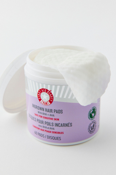 First Aid Beauty Ingrown Hair Exfoliating Pads | Urban Outfitters