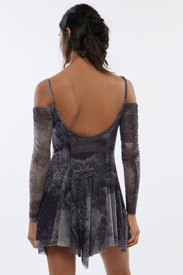 Silence + Noise Hayden Cold Shoulder Mini Dress | Urban Outfitters