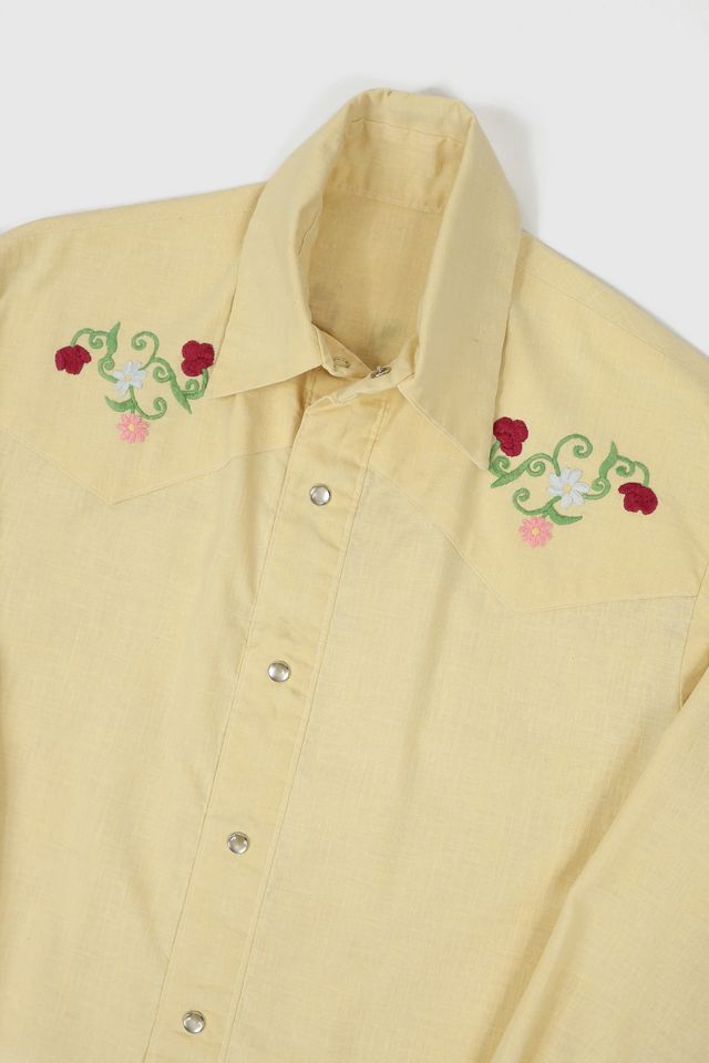 Vintage Western Embroidered Snap Button Shirt | Urban Outfitters