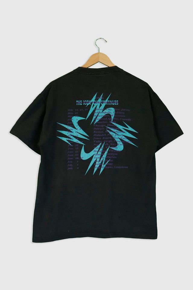 Vintage 1996 Barry White The Icon Is Love T Shirt | Urban Outfitters