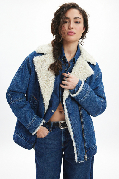 Levi’s® Piled Fleece Denim Flight Jacket | Urban Outfitters