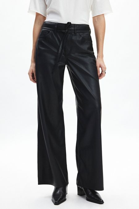 Levi's '70s Corduroy High-Waisted Flare Pant | Urban Outfitters Levi's '70s Corduroy High-Waisted Flare Pant | Urban Outfitters