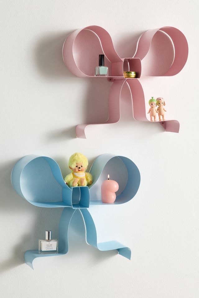 Large Bow Shaped Wall Shelf | Urban Outfitters