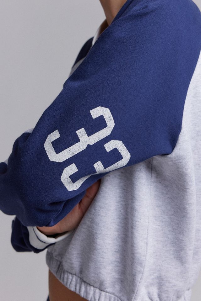 33 Graphic Colorblock Sporty V-Neck Pullover | Urban Outfitters