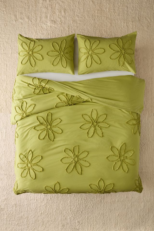 Daisy Tufted Core Duvet Cover | Urban Outfitters