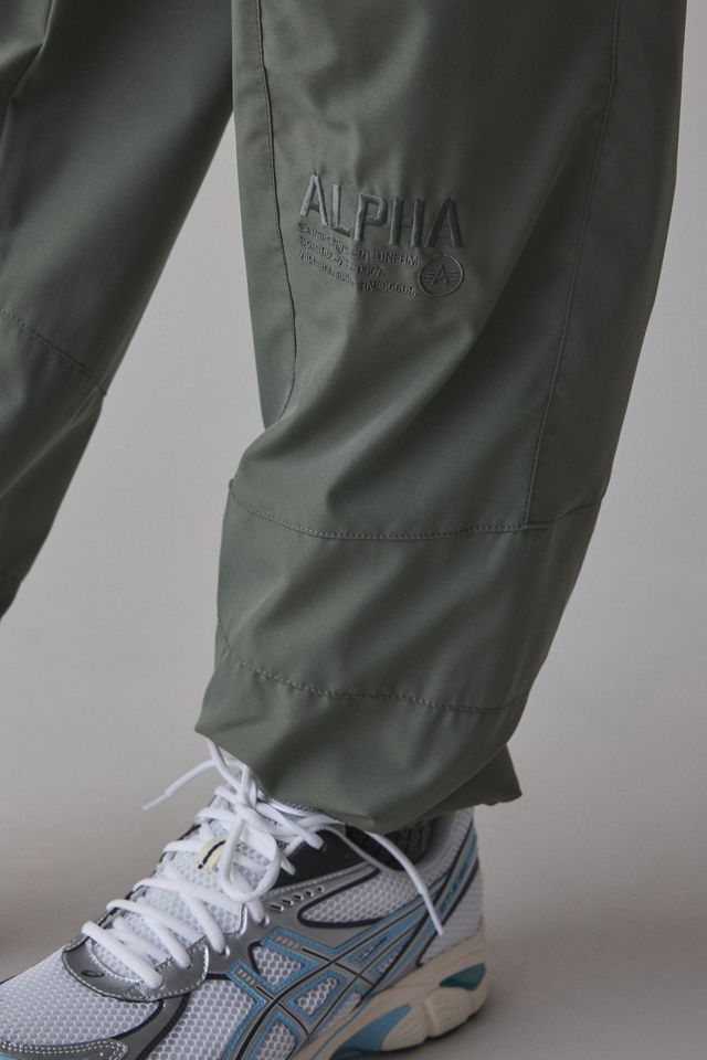 Alpha Industries Relaxed Track Pant | Urban Outfitters