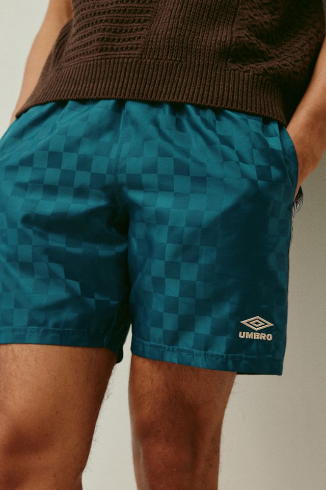 Umbro UO Exclusive Check Pattern 7” Short | Urban Outfitters