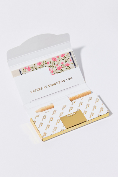 Papers + Ink Vintage Roses Rolling Paper Set | Urban Outfitters