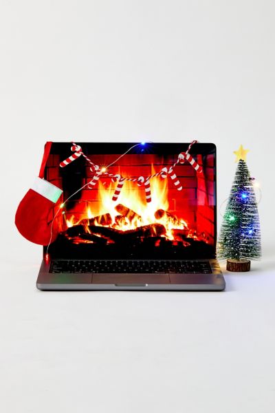 Holiday Desk Décor Set | Urban Outfitters