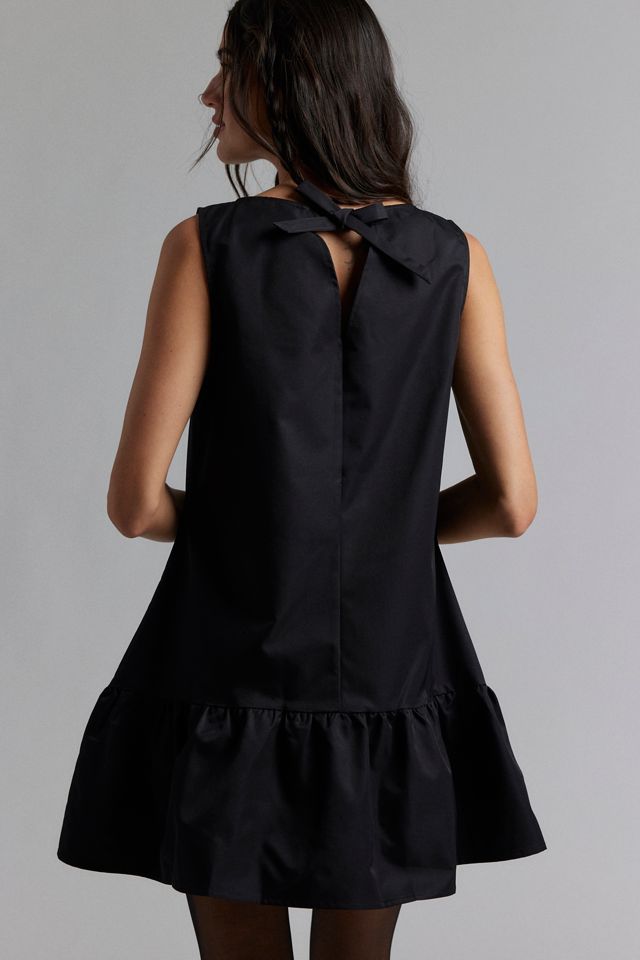 Robe Mini Babydoll en Taffetas Arkana Motel | Urban Outfitters Canada