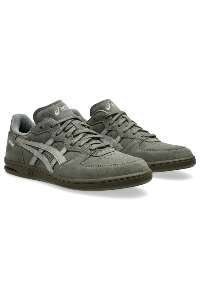 ASICS Skyhand OG Suede Sportstyle Sneakers | Urban Outfitters