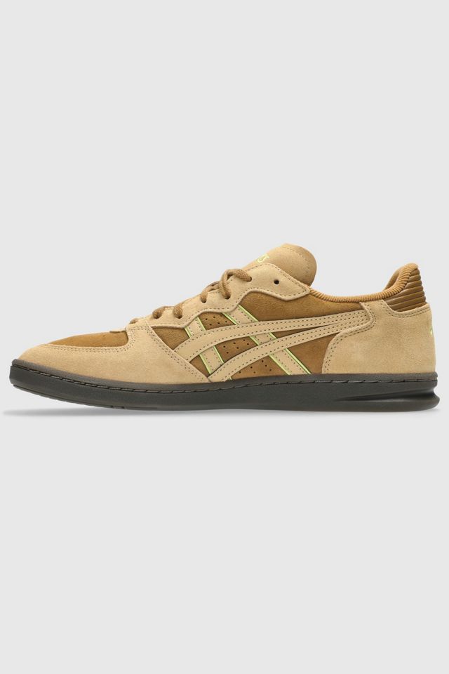 ASICS Skyhand OG Suede Sportstyle Sneakers | Urban Outfitters