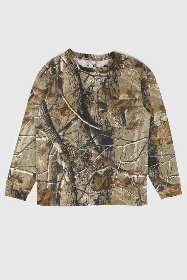Vintage RealTree Camo Long Sleeve Tee 01 | Urban Outfitters