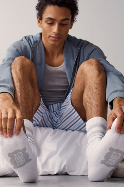 Hanes UO Exclusive Athletic Crew Sock 2-Pack | Urban Outfitters