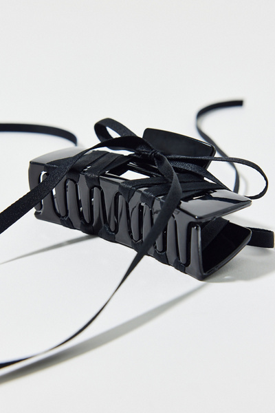 Lace-Up Ribbon Bow Claw Clip | Urban Outfitters