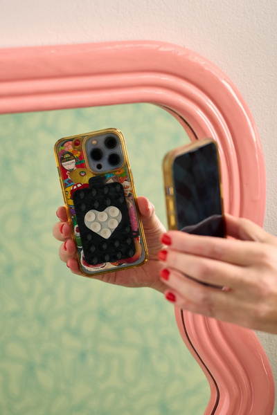 Sticky Bestie Double Heart Grippy Suction Phone Mount | Urban Outfitters