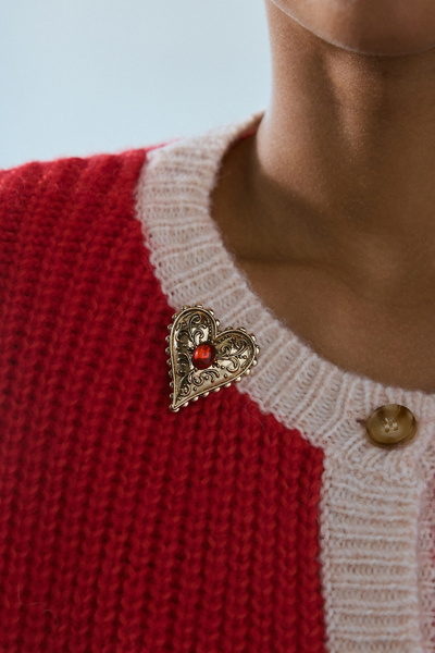 Gilded Heart Gem Heart-Shaped Brooch | Urban Outfitters