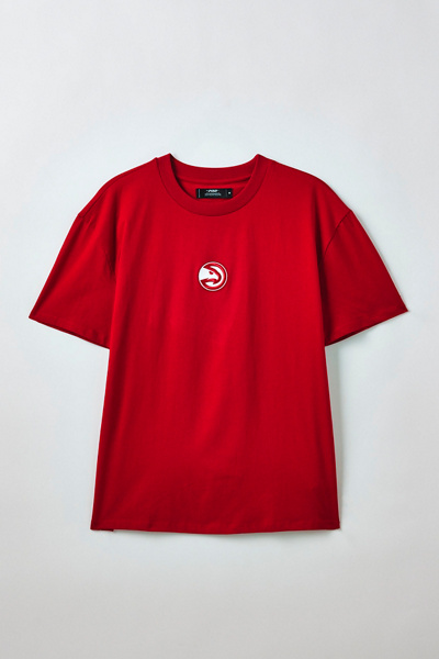 Pro Standard UO Exclusive NBA Atlanta Hawks Graphic Tee | Urban Outfitters