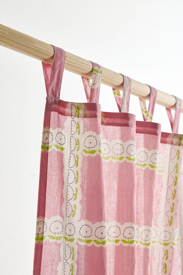 Briar Grid Patterned Window Panel | Urban Outfitters