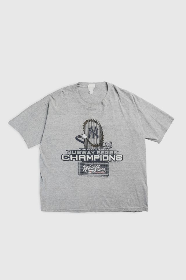 Vintage NY Yankees World Series 2000 MLB Tee | Urban Outfitters