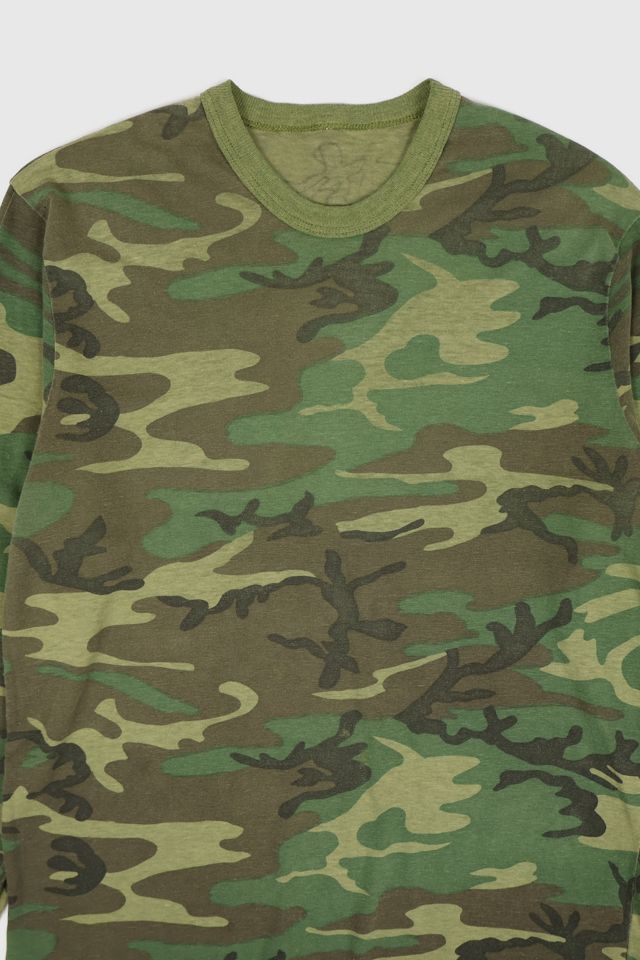 Vintage Camo Long Sleeve Tee 01 | Urban Outfitters