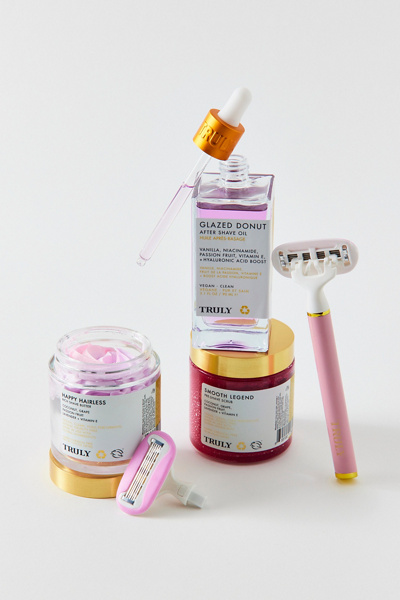Truly Beauty Smooth Legend Shave Set | Urban Outfitters